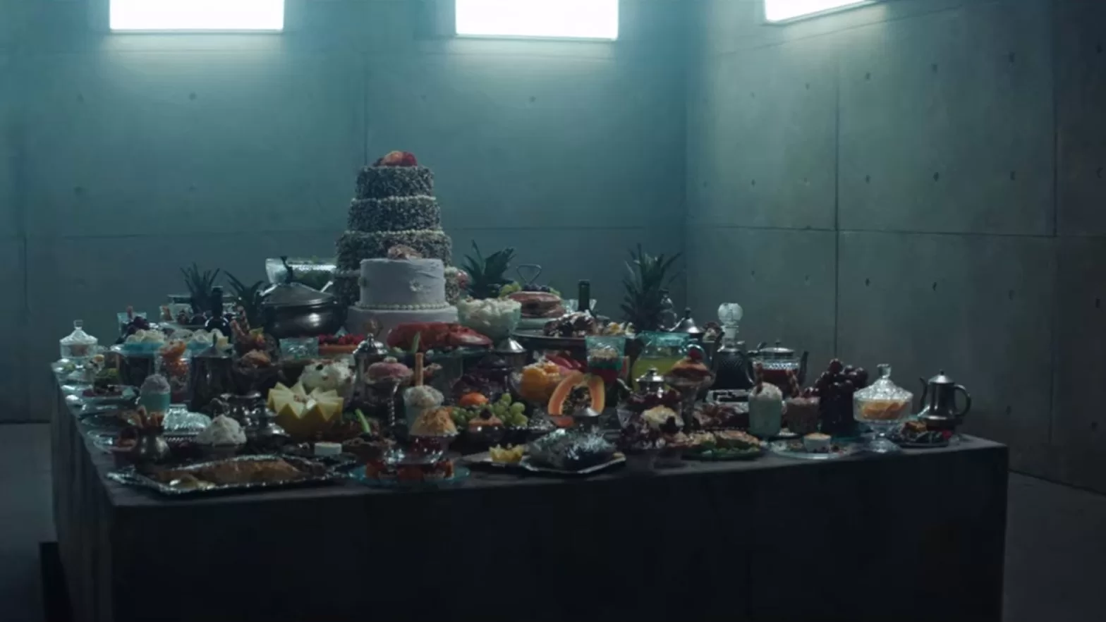 Imprisoned in a Social Experiment – The Platform – Frame Captured!